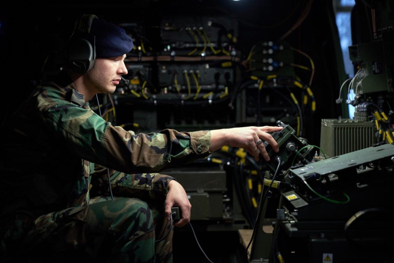 MIL-DTL-83999 - Expanded Beam Connectors | Micropol